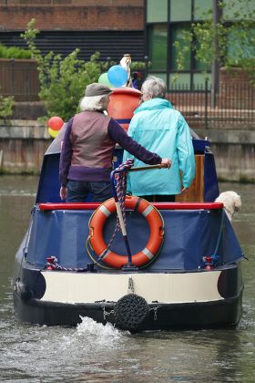 Shinfield Shambles Bagman Morris Perform Waterfest Editorial Stock ...
