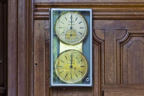 2 Sidereal clock Stock Pictures, Editorial Images and Stock Photos ...