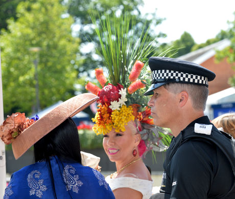 Racegoers On Ladies Day Editorial Stock Photo - Stock Image | Shutterstock