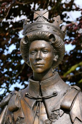 Queen Elizabeth Ii Statue By James Editorial Stock Photo - Stock Image ...