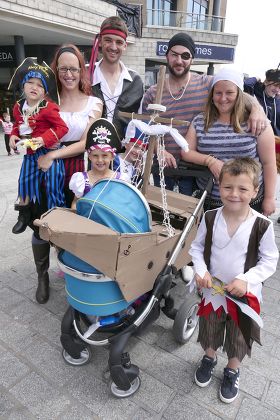 Harry Paye Pirate Parade Through Old Editorial Stock Photo - Stock ...