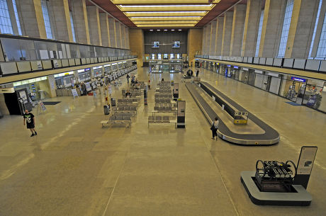 25 Baggage claims Stock Pictures, Editorial Images and Stock Photos ...