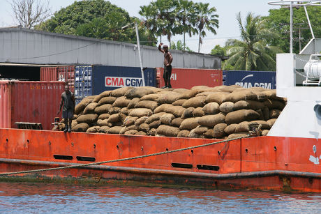 1 Loading copra bags Stock Pictures, Editorial Images and Stock Photos ...