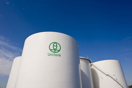 60 Large storage tanks Stock Pictures, Editorial Images and Stock ...
