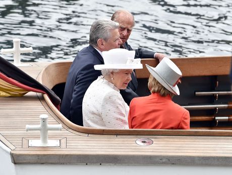 Queen Elizabeth Ii Boat Journey Along Editorial Stock Photo - Stock ...