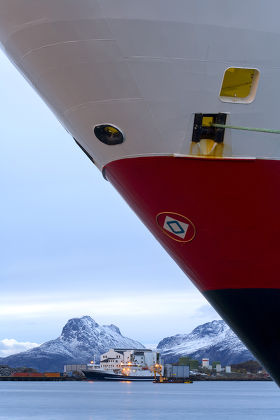 Cruise Hurtigruten Norwegian Coastal Express Hurtigruten Editorial ...