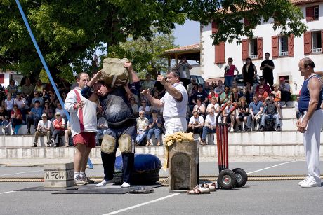 1 Basque country stone lifting competition Stock Pictures, Editorial ...