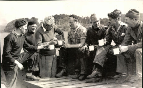 Tobermory Bay Treasure Hunters Lr Bill Editorial Stock Photo - Stock ...