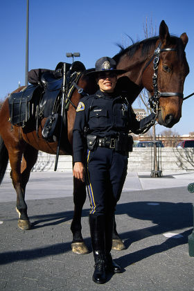 250 American police uniform Stock Pictures, Editorial Images and Stock ...