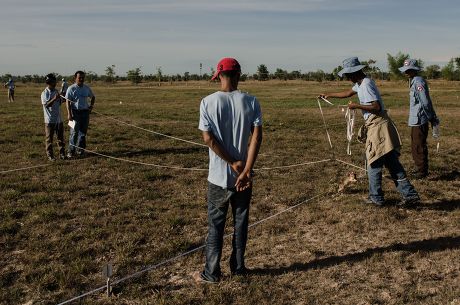 9 Mine detection team Stock Pictures, Editorial Images and Stock Photos ...