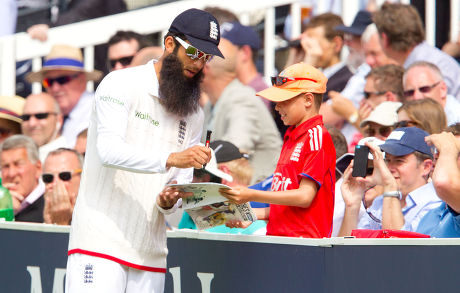 Englands Moeen Ali Takes Timeto Sign Editorial Stock Photo - Stock ...