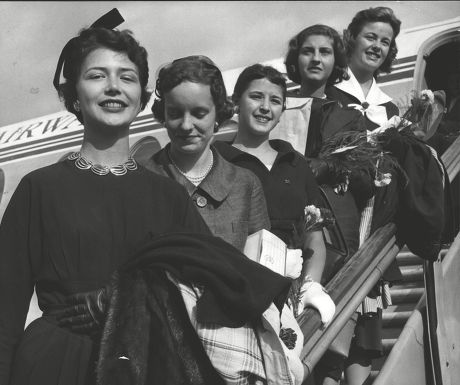 Party American Debutantes Arrive London Airport Editorial Stock Photo ...