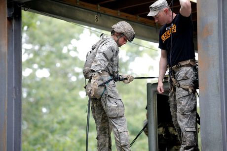 Female Us Army Soldiers Participate Rappel Editorial Stock Photo ...