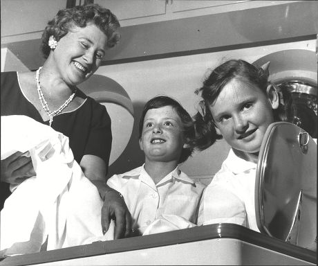 74 Mrs hoover Stock Pictures, Editorial Images and Stock Photos ...