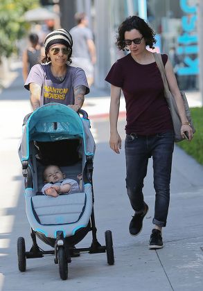 Linda Perry Sara Gilbert Son Rhodes Editorial Stock Photo - Stock Image ...
