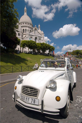 2cv Front Sacre Coeur Montmartre Editorial Stock Photo - Stock Image ...