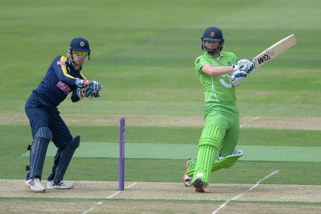 __COUNT__ imágenes de Hampshire County Cricket Club v Lancashire County ...