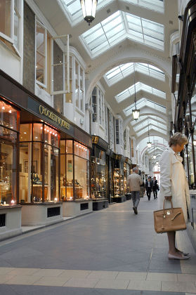 __COUNT__ LONDON, BRITAIN - 2004 Stock Pictures, Editorial Images and ...