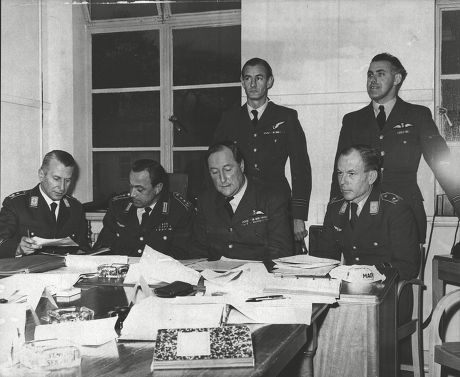 THREE LUFTWAFFE OFFICERS F GROUP CAPTAIN Editorial Stock Photo - Stock ...