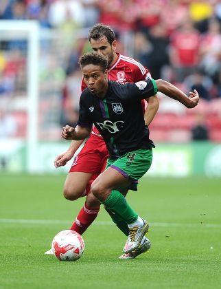 Bobby Reid Bristol City Battles Ball Editorial Stock Photo - Stock ...