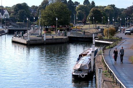 Teddington Lock Has Longest Weir Largest Editorial Stock Photo - Stock ...