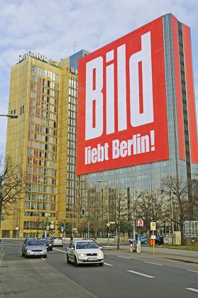 Giant Billboard Advertising Bild Newspaper Mounted Editorial Stock ...