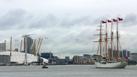 Sail Training Ship Esmerelda Approaches O2 Editorial Stock Photo ...