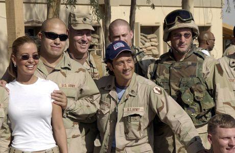 Uso Entertainers Arriving Camp Anaconda Editorial Stock Photo - Stock ...