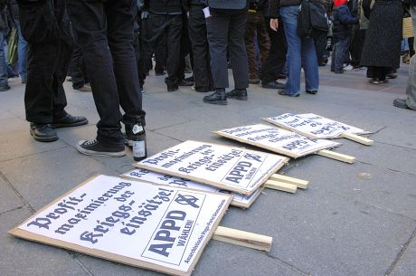 33 Various anti war signs Stock Pictures, Editorial Images and Stock ...