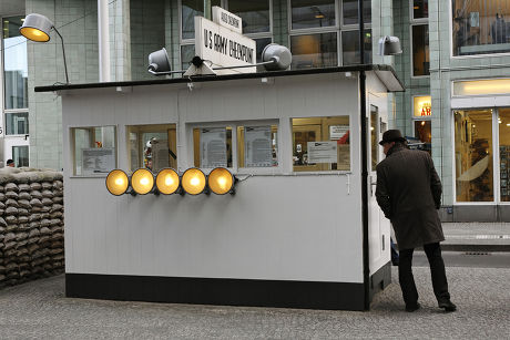 22 Formerly checkpoint charlie Stock Pictures, Editorial Images and ...