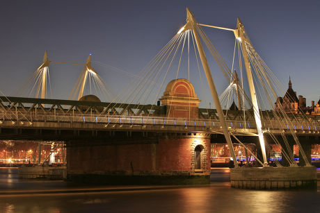 Hungerford Bridge Flanked By Two Golden Editorial Stock Photo - Stock ...