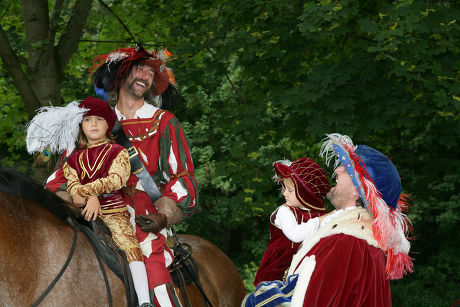 Enthusiasts Dressed Medieval Garb International Festival Editorial ...