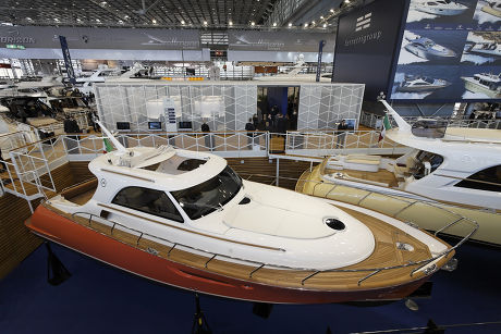 250 Retro ships Stock Pictures, Editorial Images and Stock Photos ...