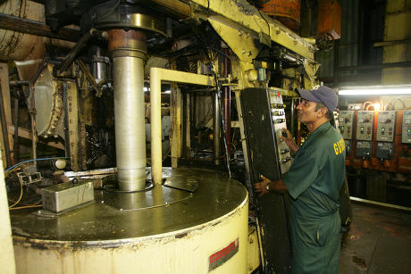 66 Inspecting machines Stock Pictures, Editorial Images and Stock ...