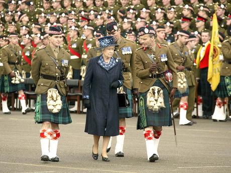 Queen Elizabeth Ii Soldiers 1st Battalion Editorial Stock Photo - Stock ...