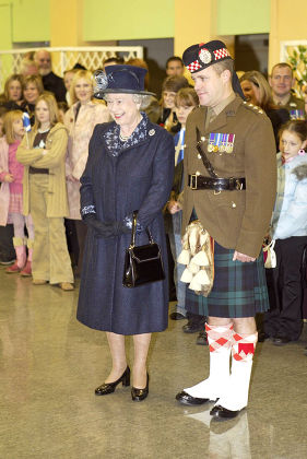 Queen Elizabeth Ii Soldiers 1st Battalion Editorial Stock Photo - Stock ...