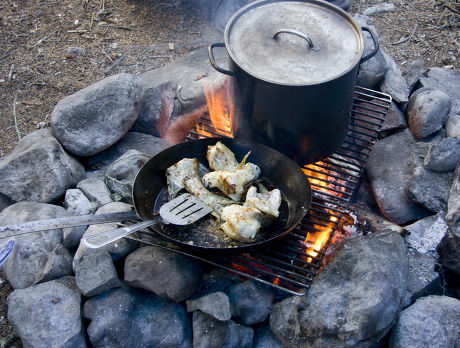 7 Stone cooking pots Stock Pictures, Editorial Images and Stock Photos ...