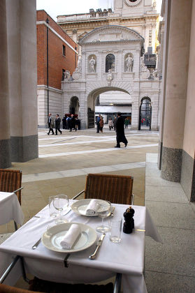 Temple Bar Paternoster Square Editorial Stock Photo - Stock Image ...