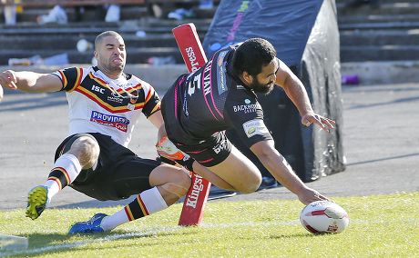 Vikings Rhys Hanbury Places Ball Try Editorial Stock Photo - Stock ...