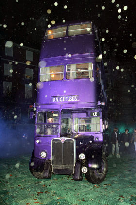 Triple Decker Purple Knight Bus: redaktionellt stockfoto – stockbild ...