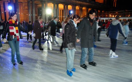 9 Greenwich ice skating Stock Pictures, Editorial Images and Stock ...