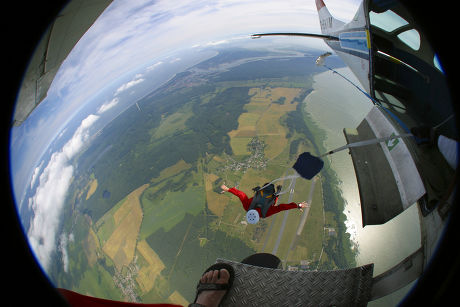 100 Free fall parachuting Stock Pictures, Editorial Images and Stock ...