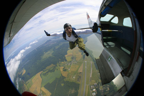100 Free fall parachuting Stock Pictures, Editorial Images and Stock ...