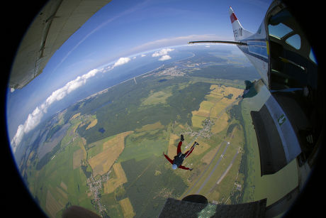 100 Free fall parachuting Stock Pictures, Editorial Images and Stock ...
