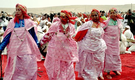Young Dancers Doing Show Traditional Outfits Editorial Stock Photo ...