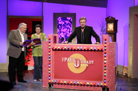 imágenes de THE PAUL O'GRADY TV SHOW, LONDON, BRITAIN - 30 NOV 2004 ...