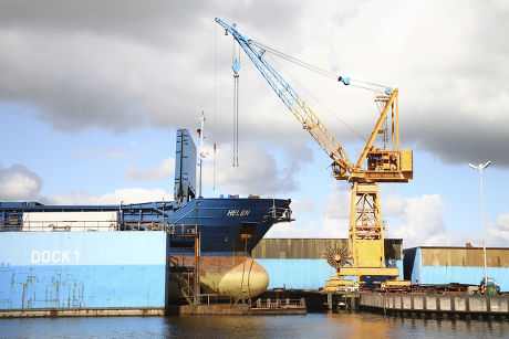 47 Dry dock crane Stock Pictures, Editorial Images and Stock Photos ...