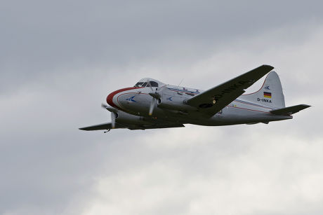 250 Propeller driven aircraft Stock Pictures, Editorial Images and ...