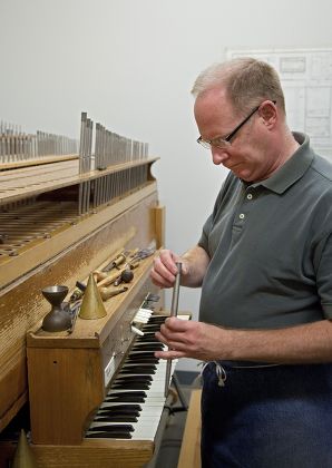 250 Mechanical musical instrument Stock Pictures, Editorial Images and ...
