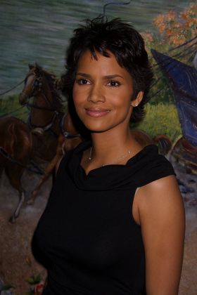 Best Actress Winner Halle Berry Monster Editorial Stock Photo - Stock ...